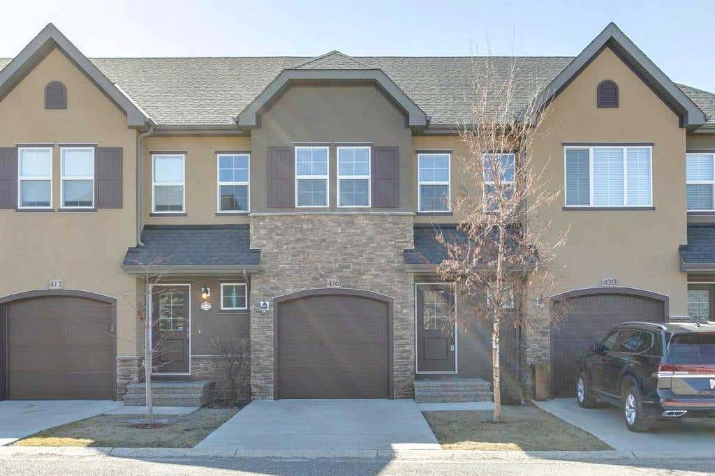 416 Quarry Villas SE, Calgary, AB T2C 5L2 À vendre | RE/MAX | A2211607