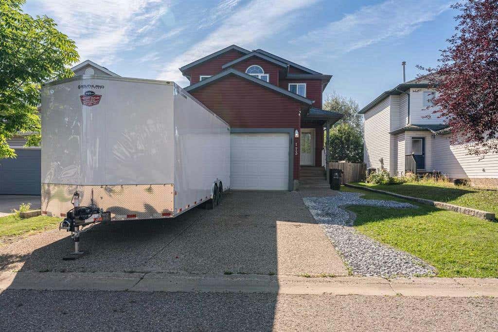 173 Pickles Crescent, Fort McMurray, AB T9K 2T7 À vendre | RE/MAX ...