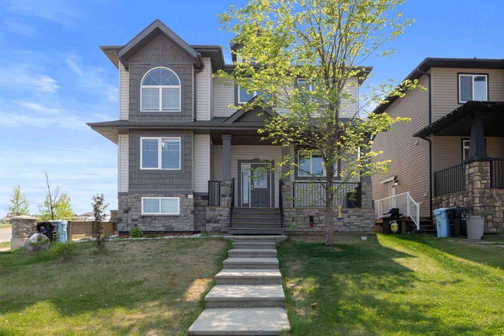 100 Crane Rise, Fort McMurray, AB T9K 0R6 À vendre | RE/MAX | A2225997