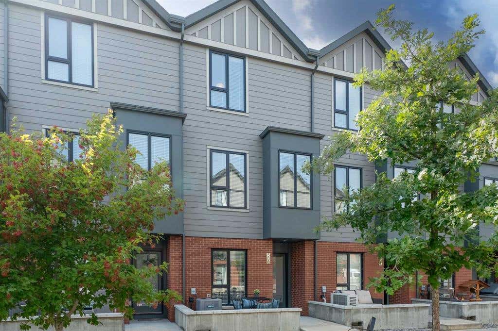 508 Drake Landing Wynd, Okotoks, AB T1S5R1 Townhouse For Sale | RE/MAX ...