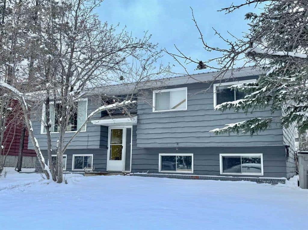 95 Feero Drive, Whitecourt, AB T7S 1E7 À vendre | RE/MAX | A2207100
