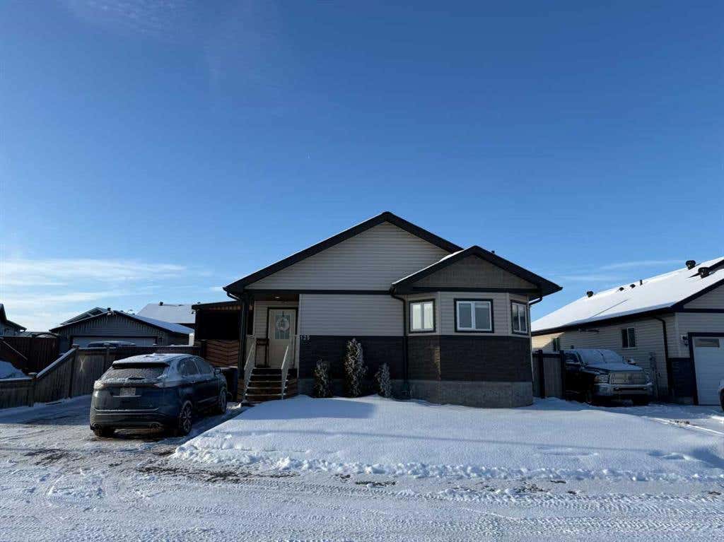 125 Beardsley Crescent, Fort McMurray, AB T9H 2T5 House For Sale | RE ...