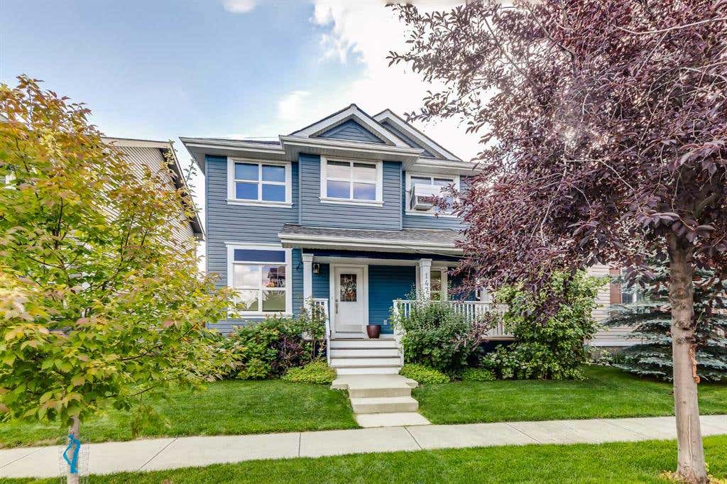 147 Prestwick Manor SE, Calgary, AB T2Z 4S7 À vendre | RE/MAX | A2243806