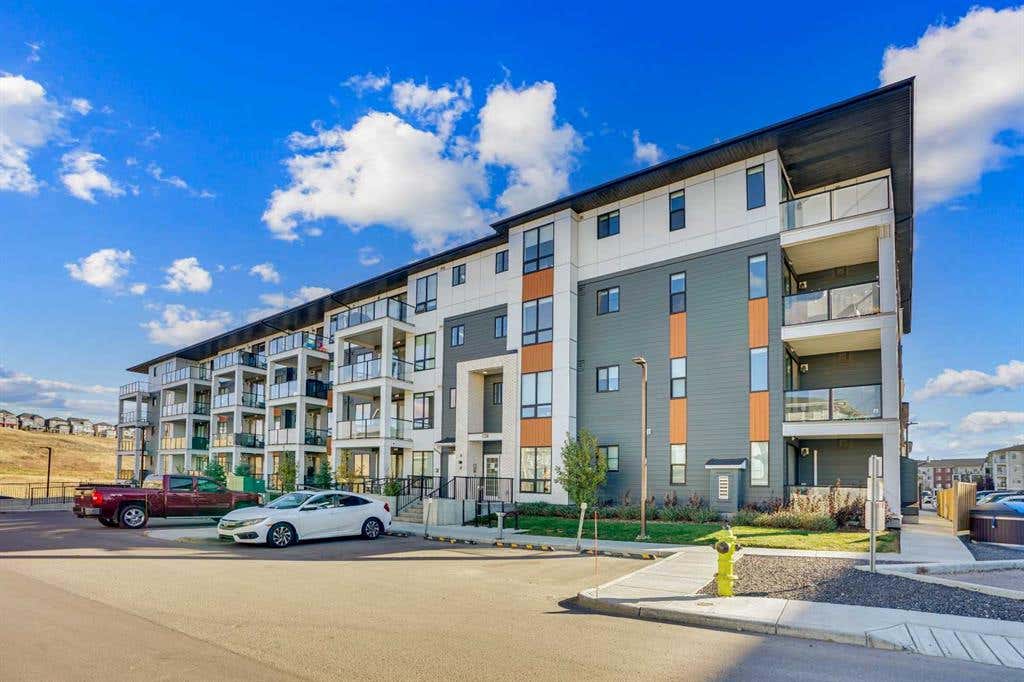 4416, 15 Sage Meadows Landing NW, Calgary, AB T3P 1E3 Condo For Sale ...