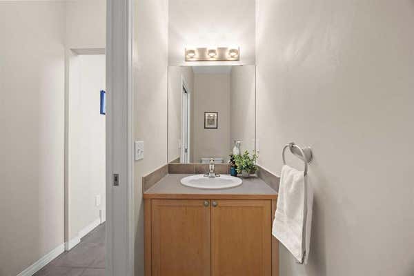 218 WENTWORTH PARK SW, CALGARY, AB T3H 5B4 À vendre | REMAX | A2316015