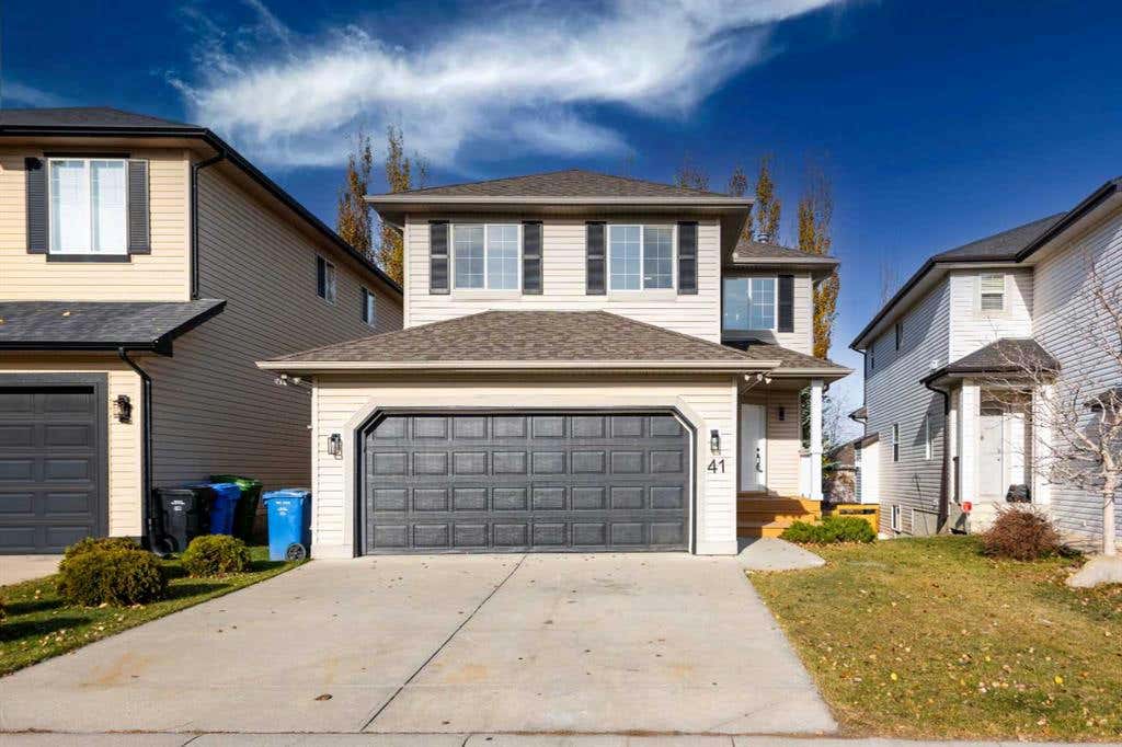 41 Valley Crest Close NW, Calgary, AB T3B 5W9 À vendre | RE/MAX | A2184480