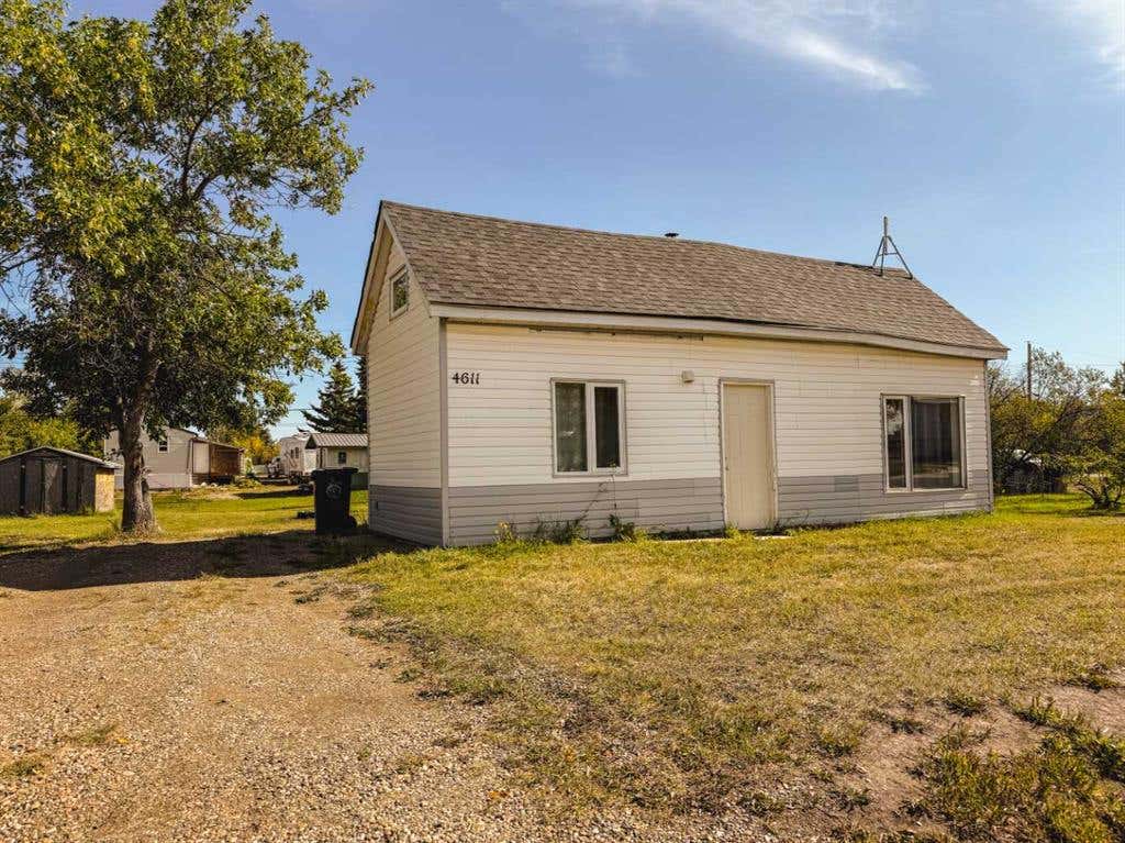 4611 49 Street, Rycroft, AB T0H 3A0 House For Sale | RE/MAX | A2256450