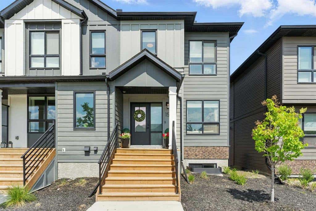 15 Silverton Glen Green SW, Calgary, AB T2X 5B7 À vendre | RE/MAX ...