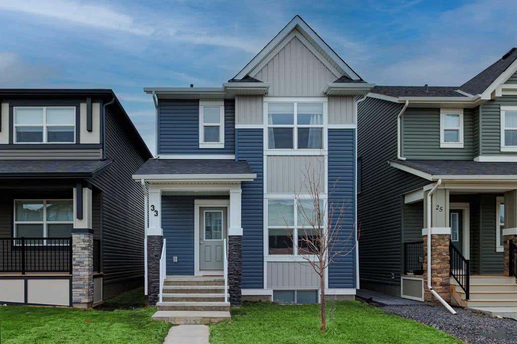 33 Legacy Glen Place SE, Calgary, AB T2X4G8 House For Sale | RE/MAX ...