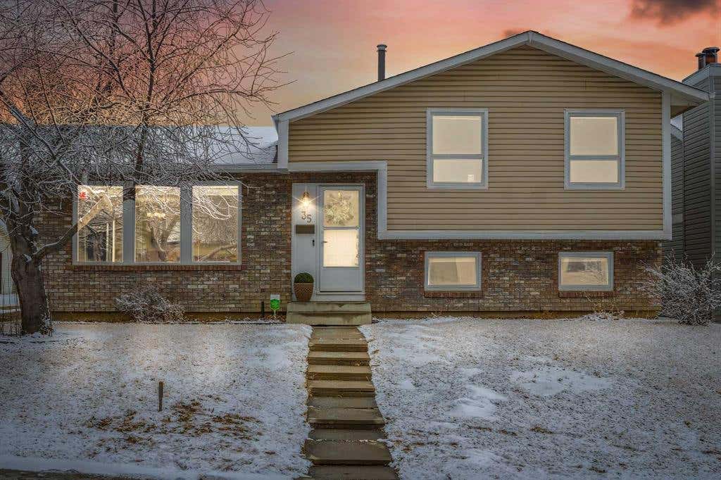 35 Beddington Rise NE, Calgary, AB T3K 1N1 À vendre | RE/MAX | A2200741