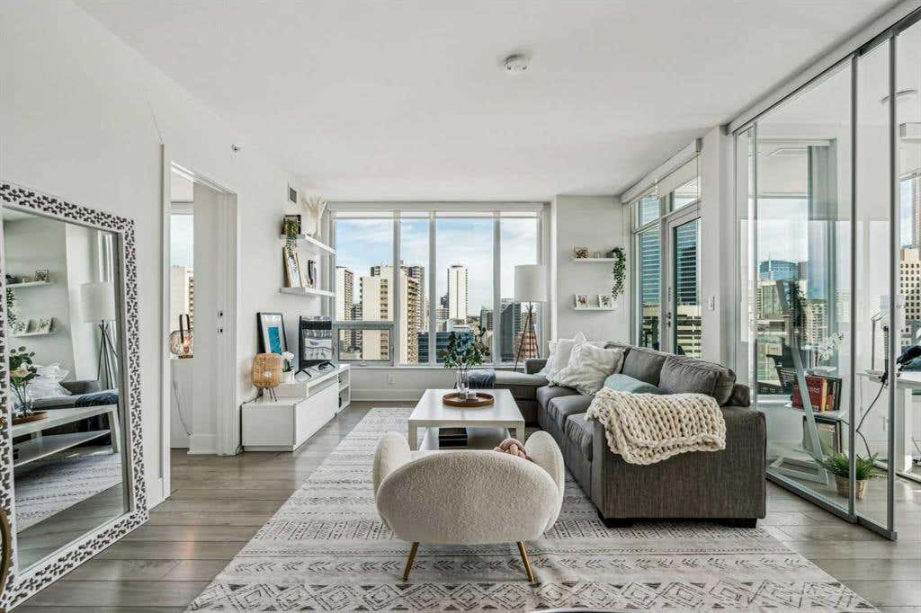 1606, 901 10 Avenue SW, Calgary, AB T2R 0B5 Condo For Sale | RE/MAX ...