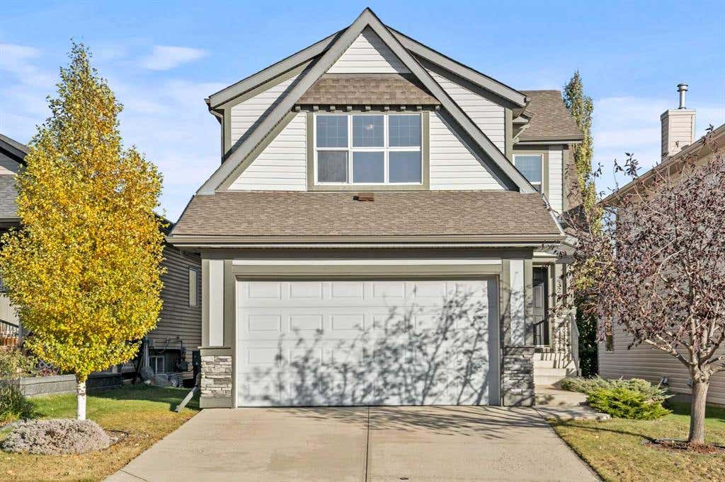 232 Sunset Close, Cochrane, AB T4C0B2 House For Sale | RE/MAX | A2264039