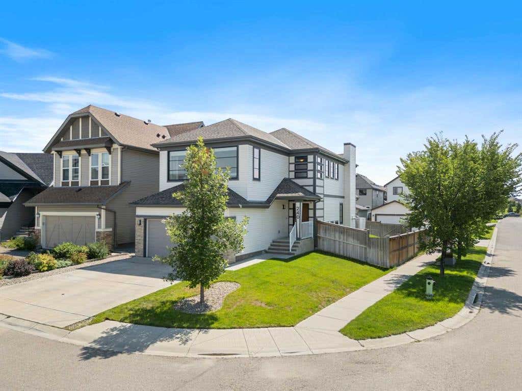 240 Copperpond Green SE, Calgary, AB T2Z 1H9 House For Sale | RE/MAX ...