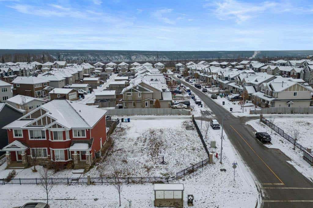 225 Heritage Drive, Fort McMurray, AB T9K 0X9 House For Sale | RE/MAX | A2191949