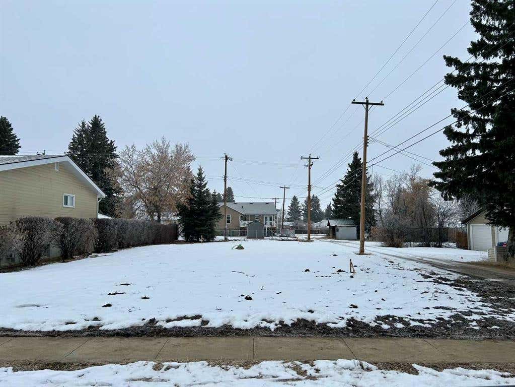 5014 53rd Ave, Rimbey, AB T0C2J0 House For Sale | RE/MAX | A2201558