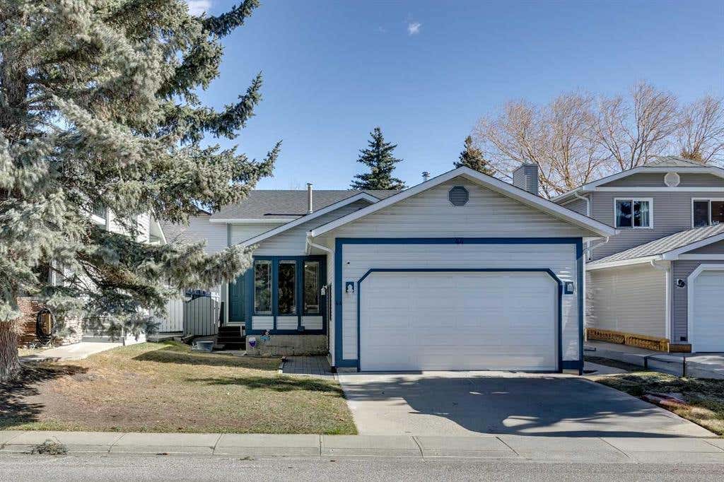 44 Scenic Cove Circle NW, Calgary, AB T3L 1N1 À vendre | RE/MAX | A2208820