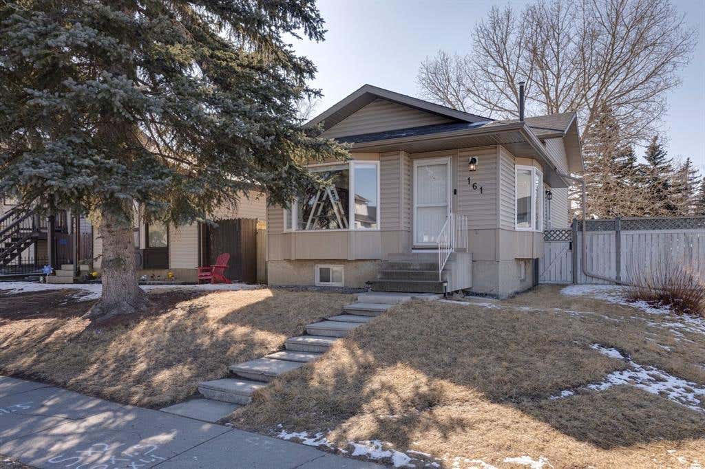 161 Taradale Drive NE, Calgary, AB T3J 2R9 À vendre | RE/MAX | A2205332