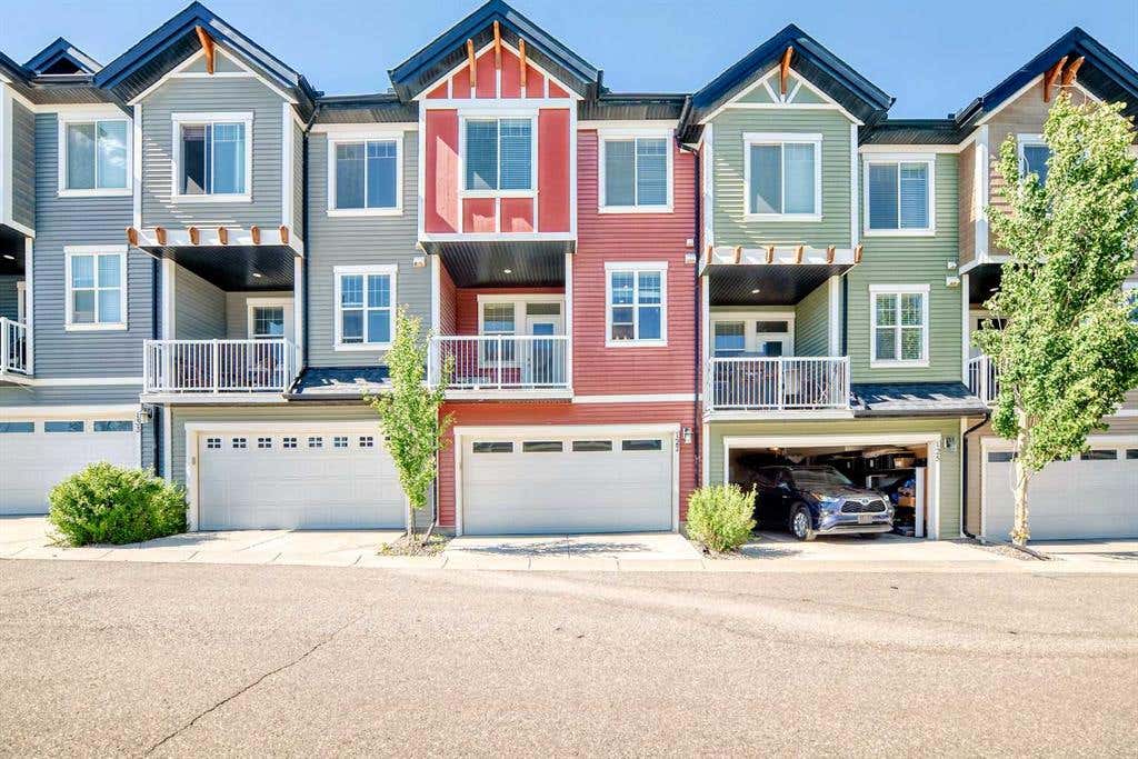 127 Nolan Hill Boulevard NW, Calgary, AB T3R 0S5 Townhouse For Sale ...