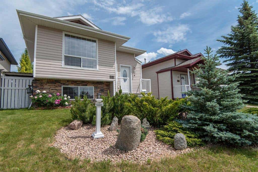 23 Ralston Crescent, Red Deer, AB T4P 3Y5 House For Sale | RE/MAX ...