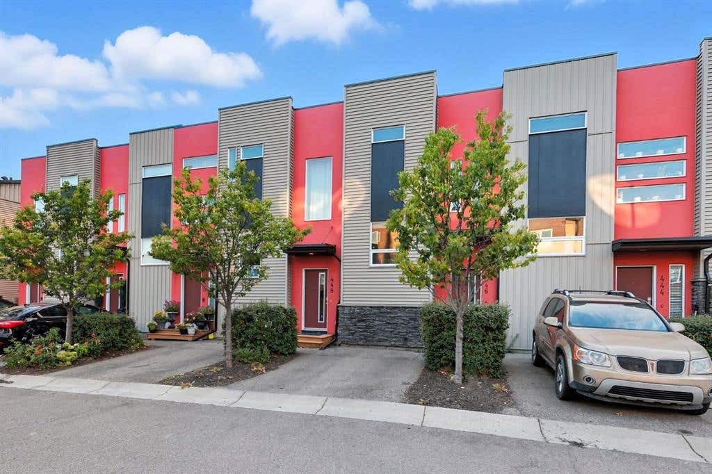 448 Covecreek Circle NE, Calgary, AB T3K 0W6 Property For Sale | RE/MAX | A2269402