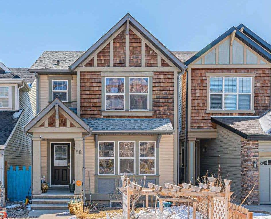 28 Skyview Point Crescent NE, Calgary, AB T3N 0M1 À vendre | RE/MAX ...