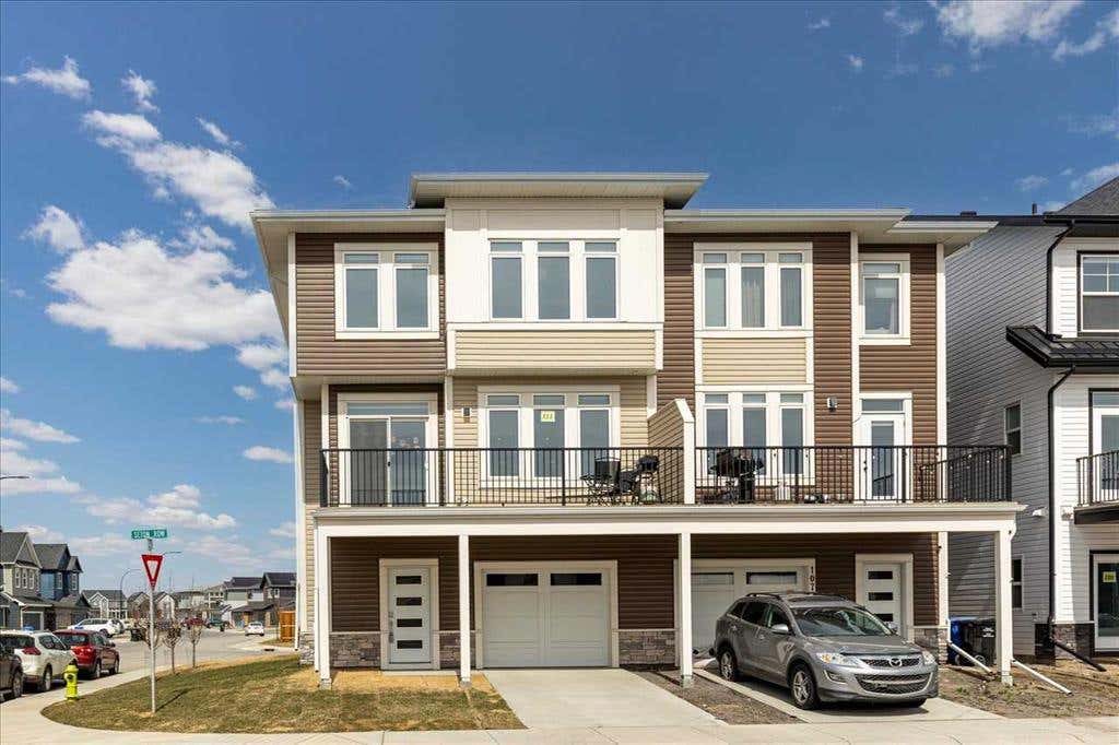 111 Seton Row SE, Calgary, AB T3M3L6 Townhouse For Sale | RE/MAX | A2211221