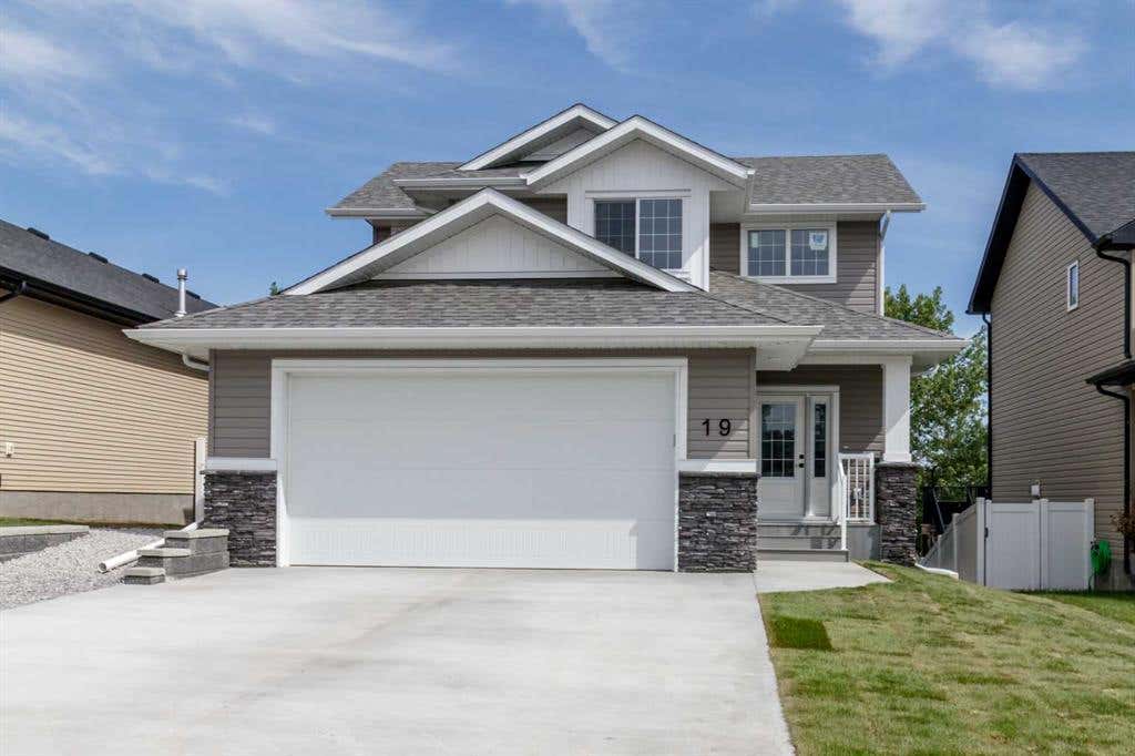 19 Cole Way, Sylvan Lake, AB T4S 0L6 House For Sale | RE/MAX | A2233021