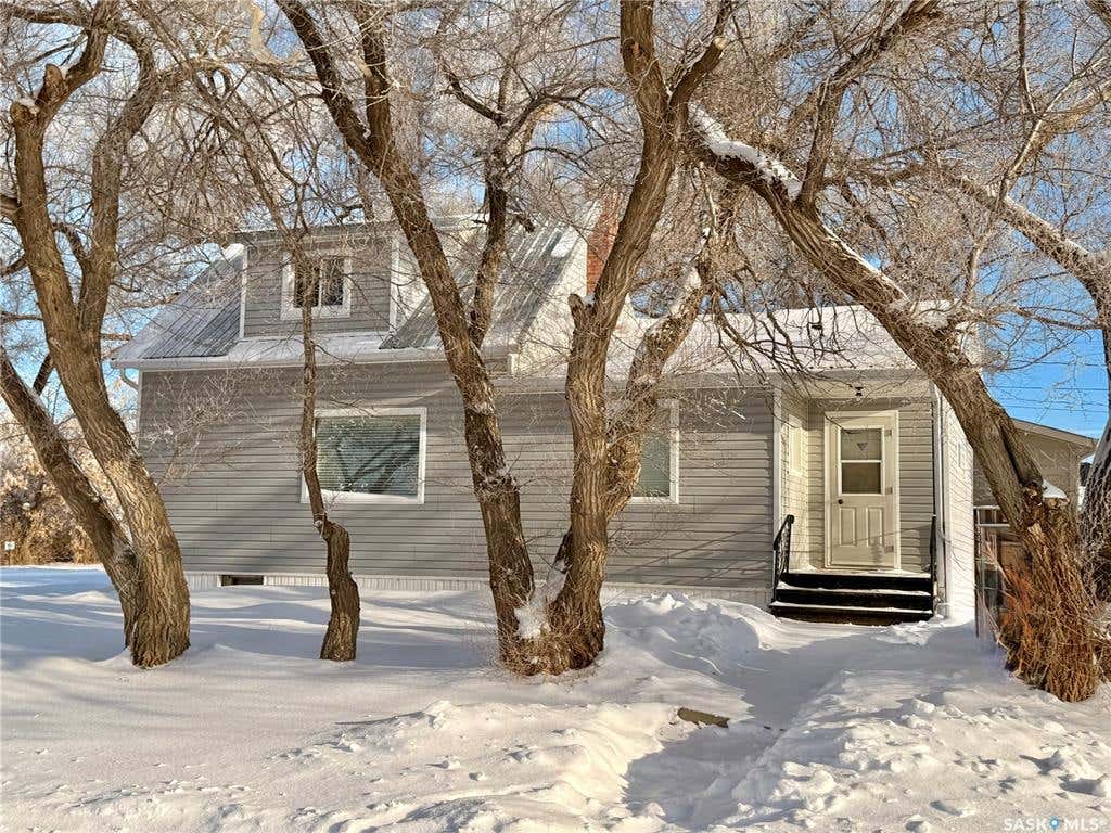 201 Main STREET, Macrorie, SK S0L 2E0 House For Sale | RE/MAX | SK990987