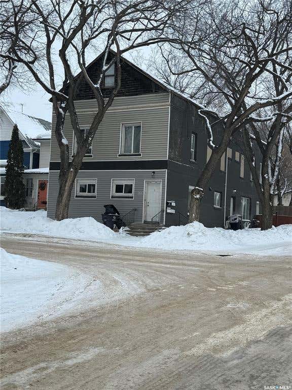 200 28th W STREET, Saskatoon, SK S7L 0K3 House For Sale | RE/MAX | SK992202