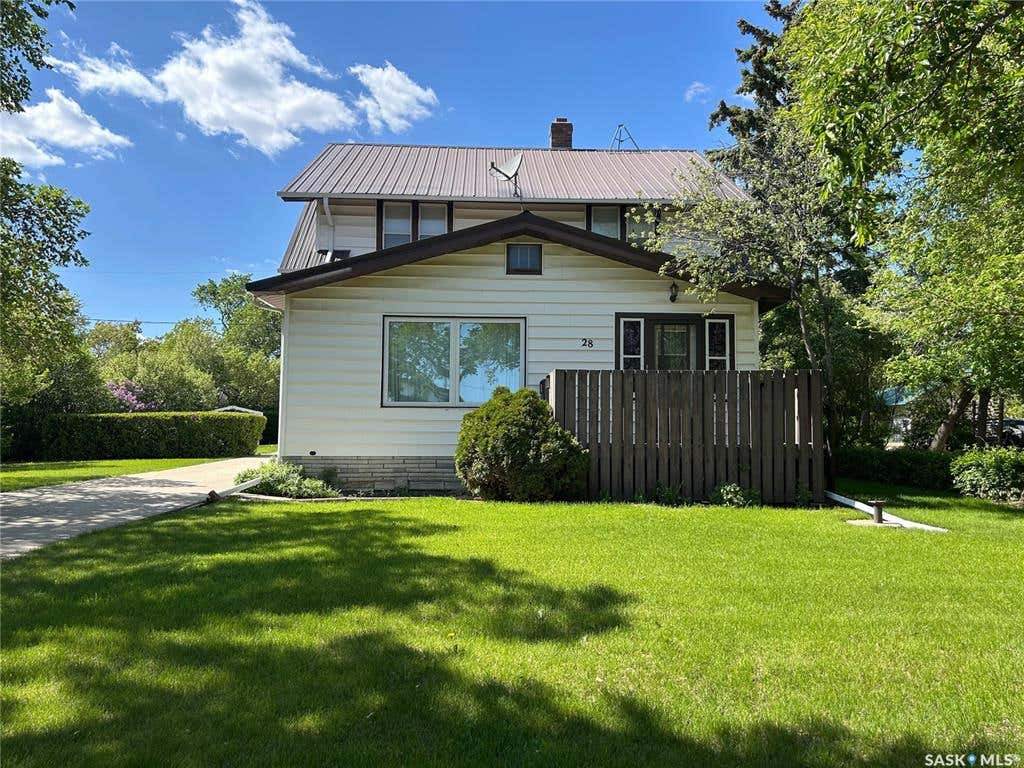 28 Douglas STREET, Wilcox, SK S0G 5E0 House For Sale | RE/MAX | SK000272