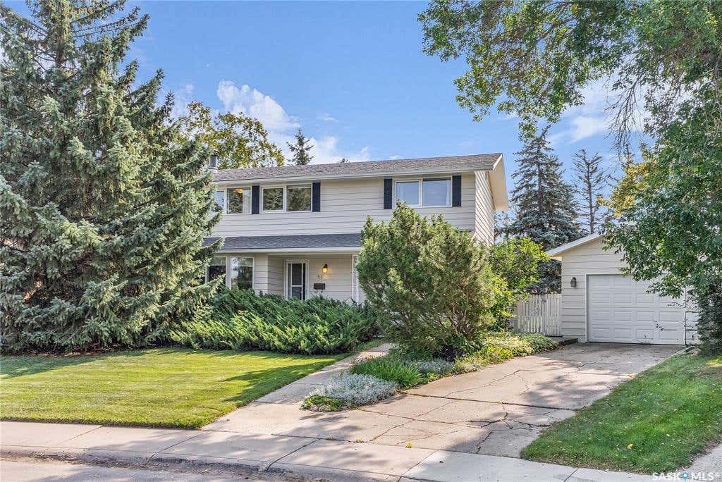 54 Britnell CRESCENT, Saskatoon, SK S7H 3X8 House For Sale | RE/MAX ...