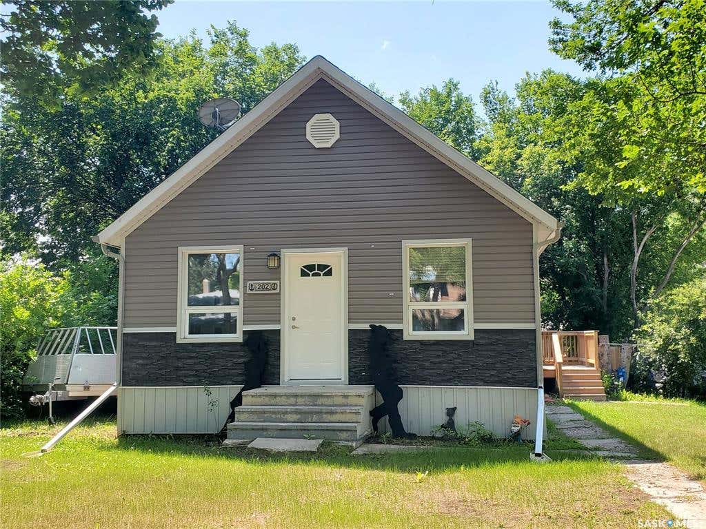 202 Maxwell STREET, Kamsack, SK S0A 1S0 House For Sale | RE/MAX | SK010466