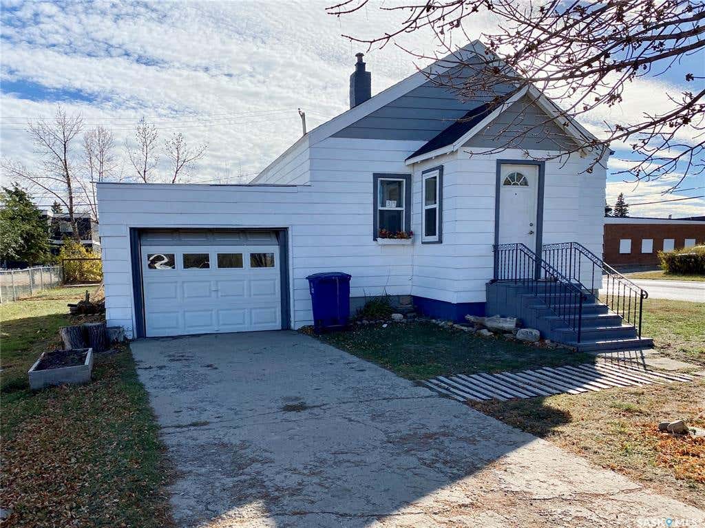 319 Railway AVENUE, Outlook, SK S0L 2N0 House For Sale | RE/MAX | SK026066