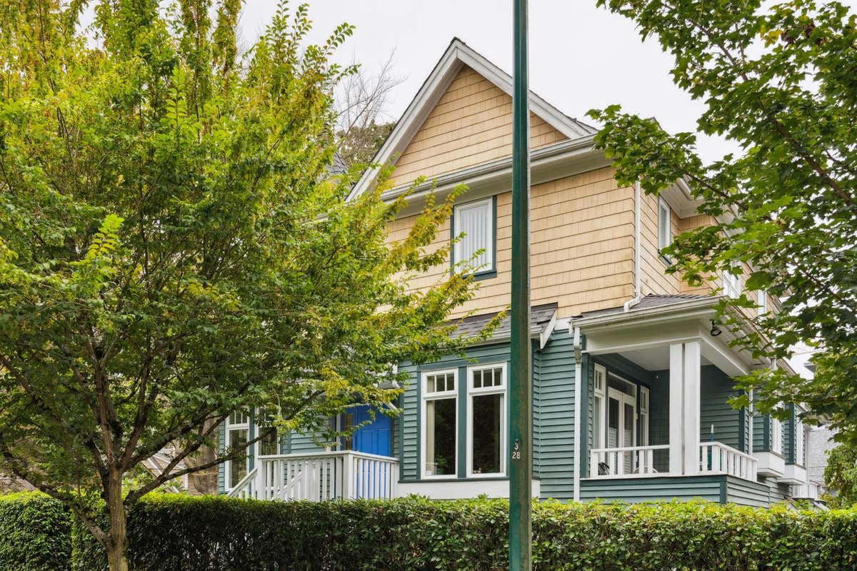 2889 YUKON STREET, Vancouver, BC V5Y 4A4 Property For Sale | RE/MAX ...