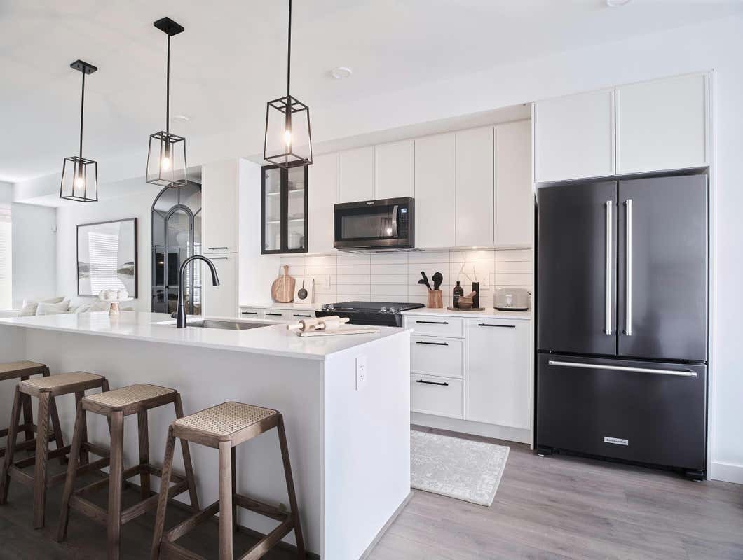 27 2886 MONTROSE AVENUE, Abbotsford, BC A9A 9A9 Townhouse For Sale | RE ...