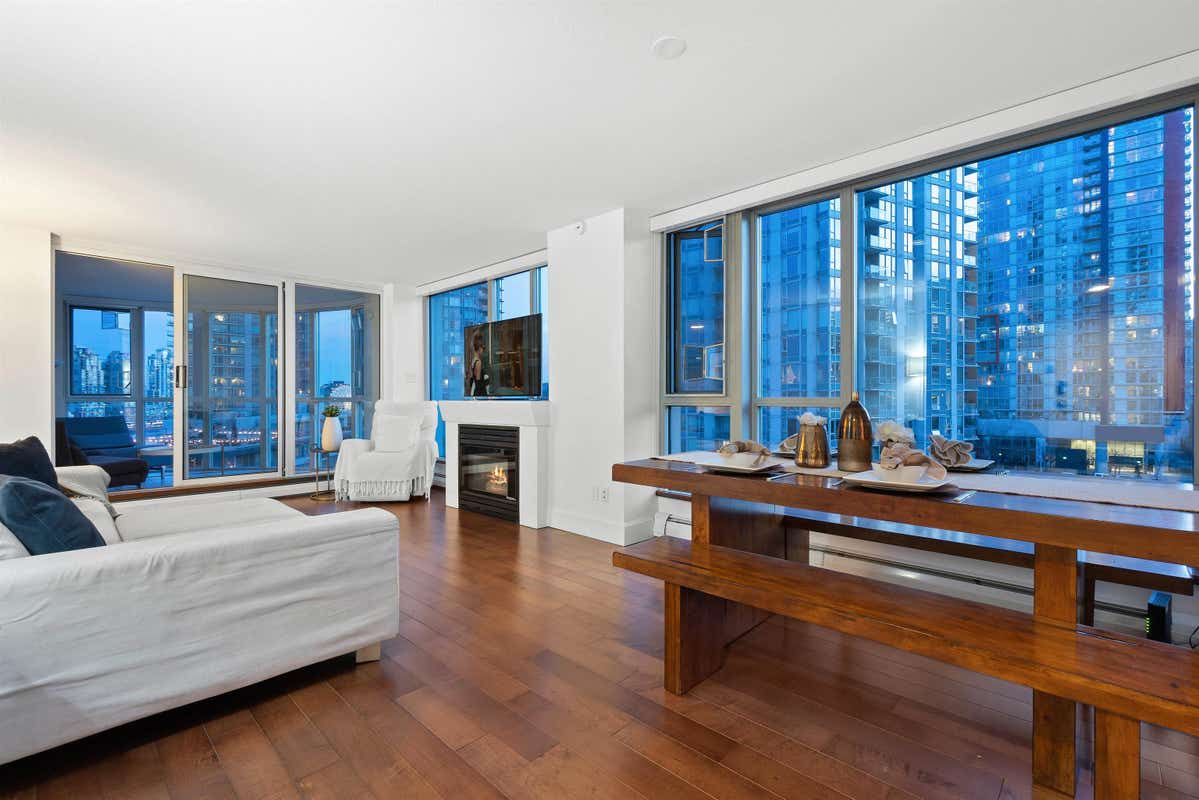 904 183 KEEFER PLACE STREET, Vancouver, BC V6B 6B9 Condo For Sale | RE ...