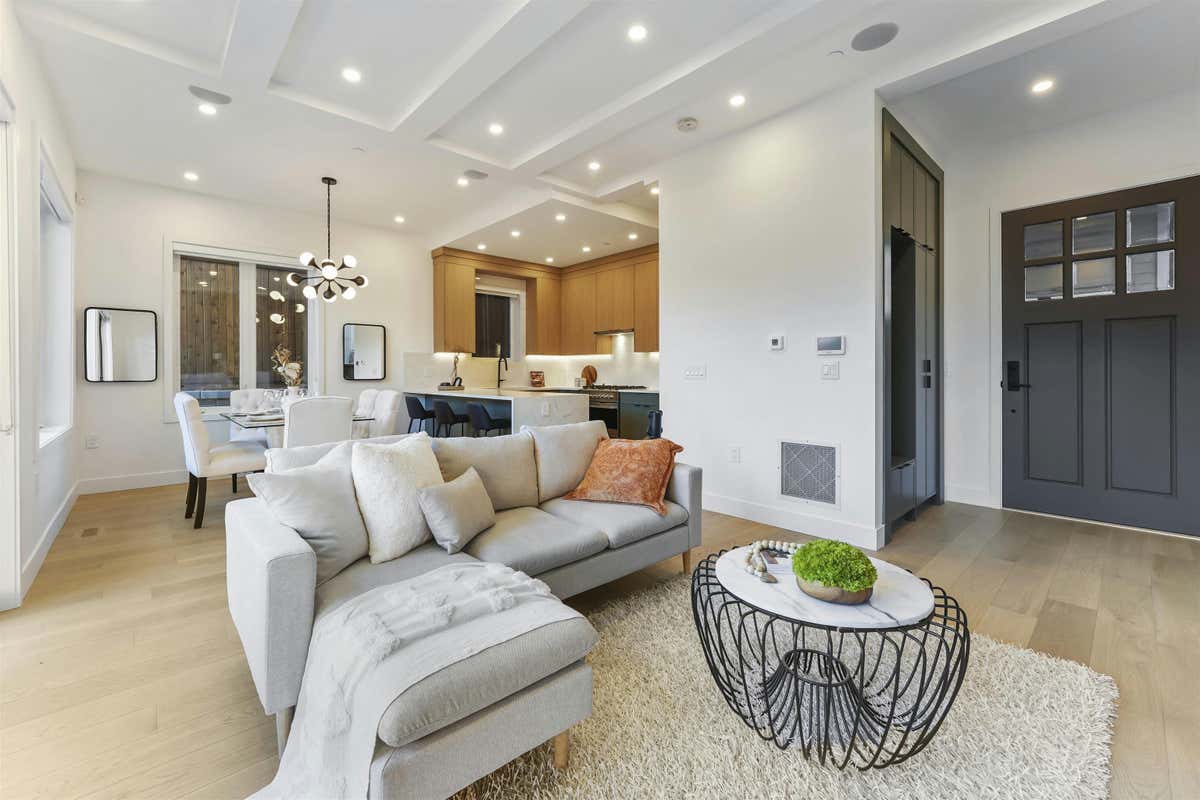 2 1322 13TH AVENUE, Vancouver, BC V5N 2B6 Duplex For Sale | RE/MAX | R2940022