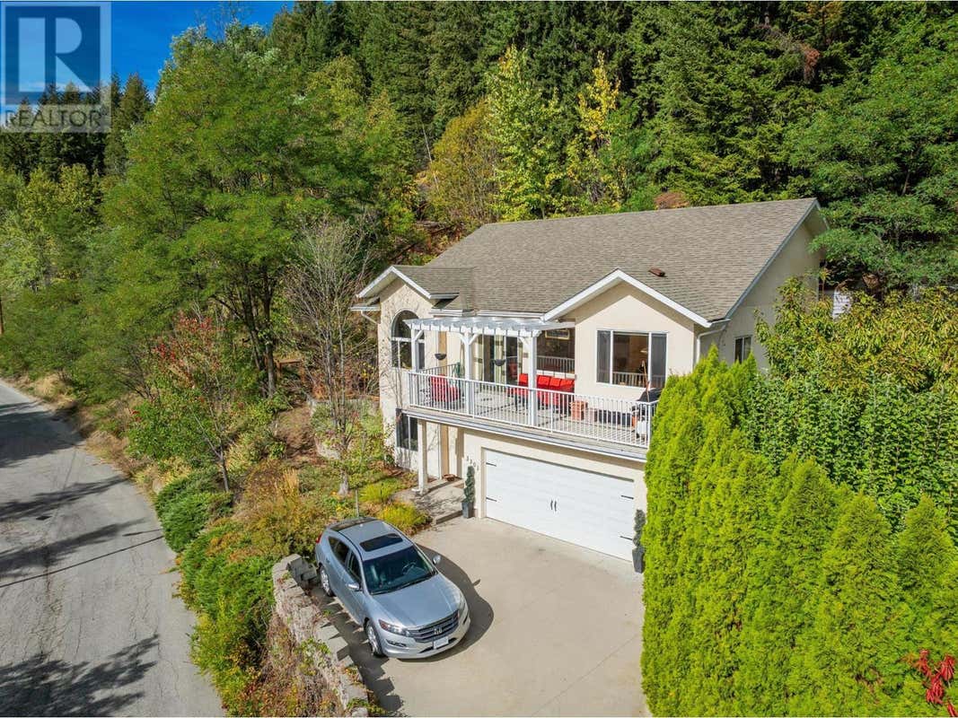 3301 LABURNUM Drive, Trail, BC V1R2S8 House For Sale | RE/MAX | 10347459
