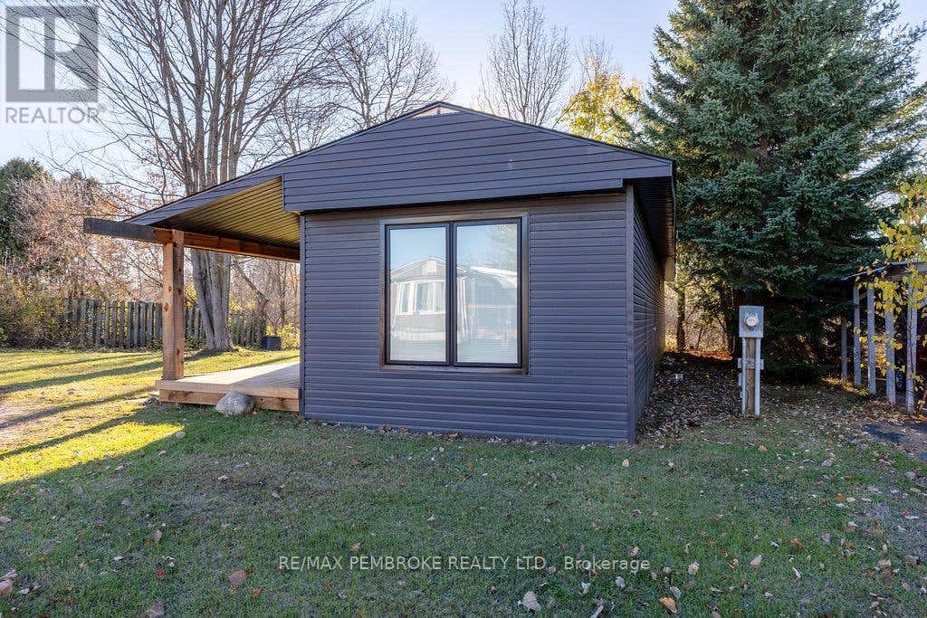 106 PINEHURST ESTATES, Petawawa, ON K8H2H2 House For Sale | RE/MAX ...