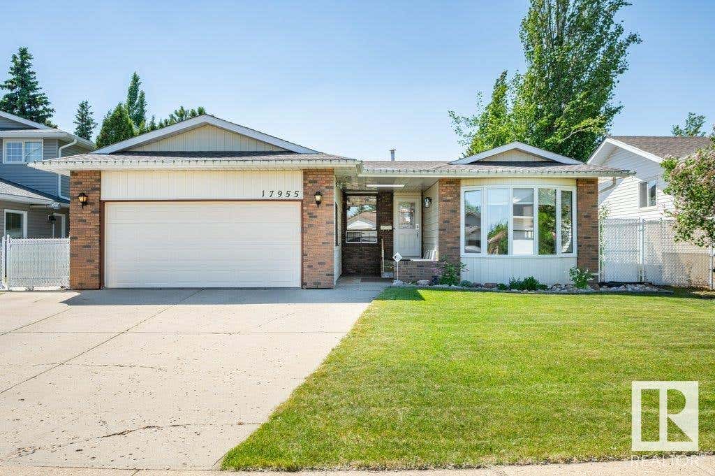 17955 62B AV NW, Edmonton, AB T5T3B9 House For Sale | RE/MAX | E4439499