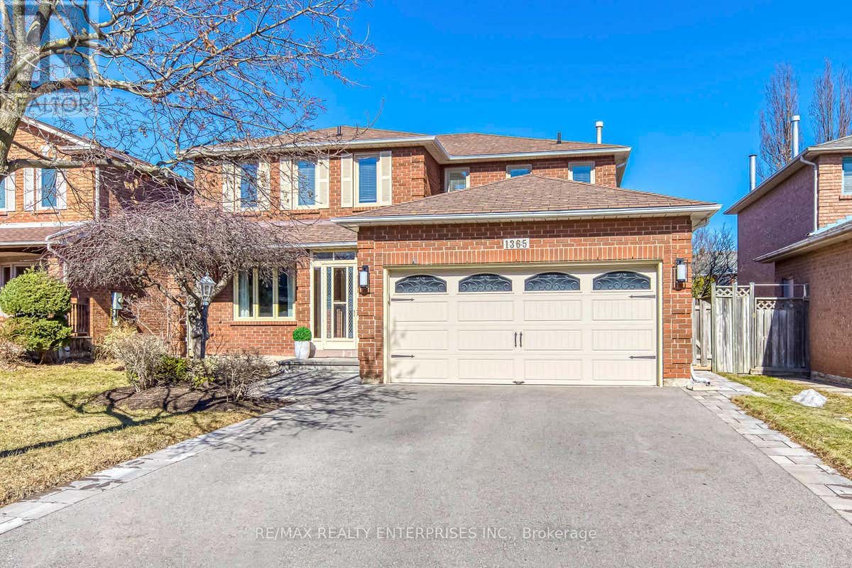 1365 BISHOPSTOKE WAY, Oakville (1004 - CV Clearview), ON L6J7A7 House ...