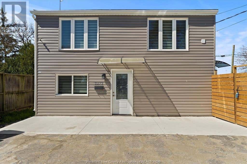 3273 CLEMENCEAU Unit# UPPER, Windsor, ON N8T2R8 Home For Rent | RE/MAX ...