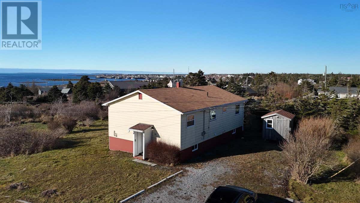 39 Robie Street, Clark's Harbour, NS B0W1P0 À vendre | RE/MAX | 202428457