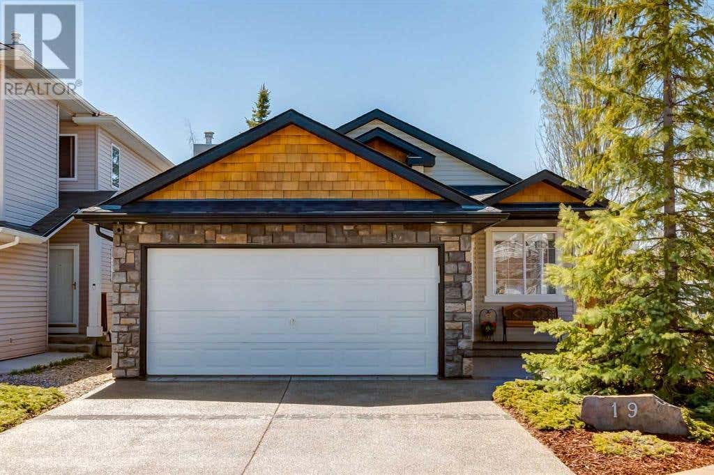 19 Rockmont Court NW, Calgary, AB T3G5V8 House For Sale | RE/MAX | A2218631