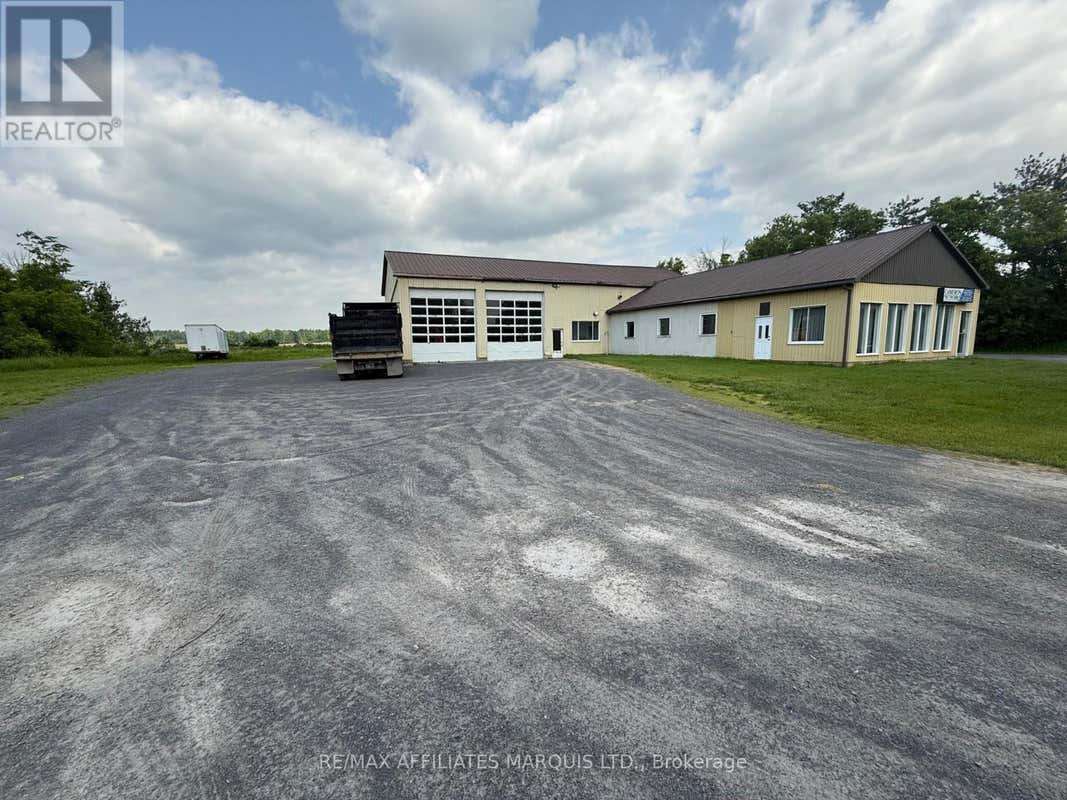 17295 VALADE ROAD, South Stormont, ON K0C2A0 House For Sale | RE/MAX ...