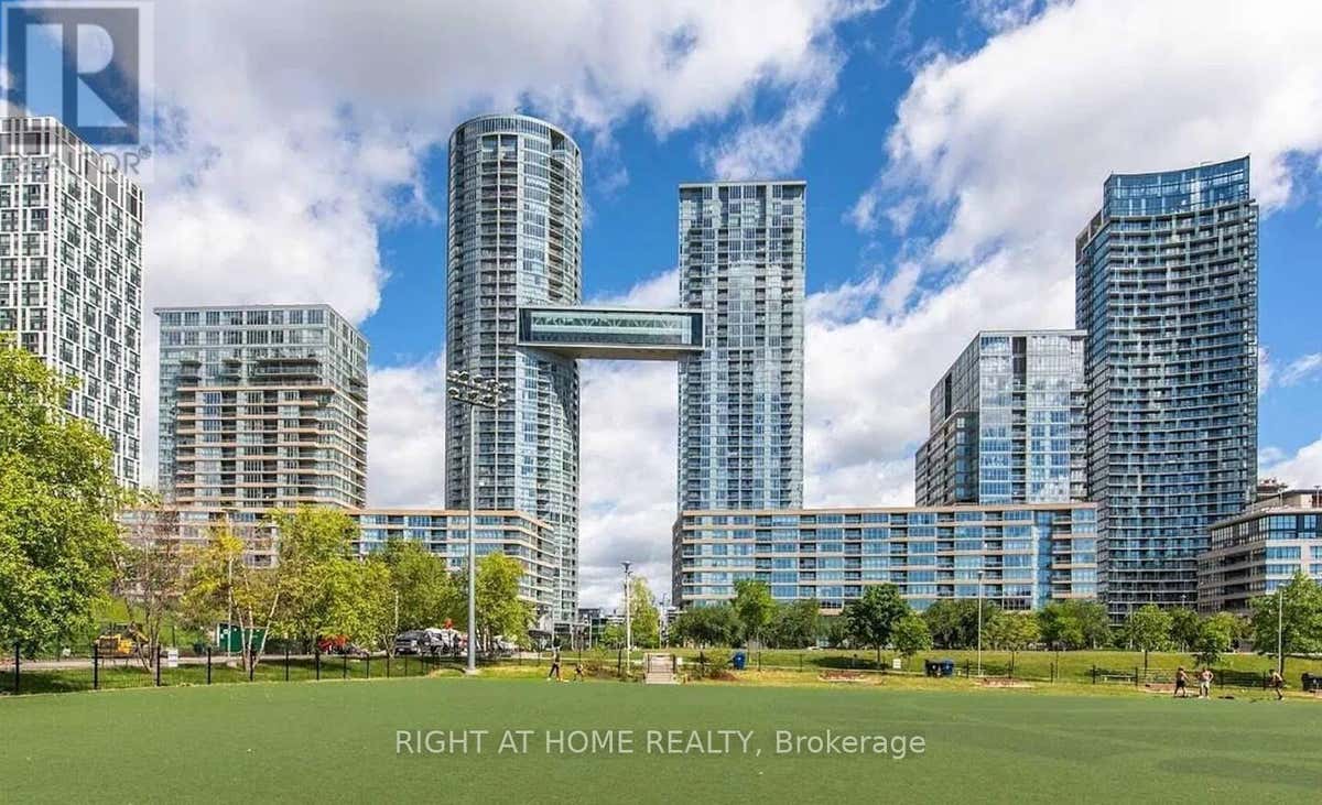 3303 - 15 ICEBOAT TERRACE, Toronto (Waterfront Communities), ON M5V4A5 ...