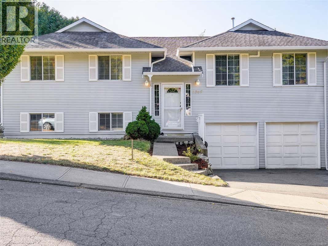 1265 Woodway Rd, Esquimalt, BC V9A4W9 À vendre | RE/MAX | 1014214