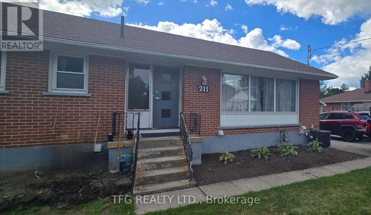 MAIN - 211 ST PETER STREET, Whitby (Downtown Whitby), ON L1N1J2 Home ...