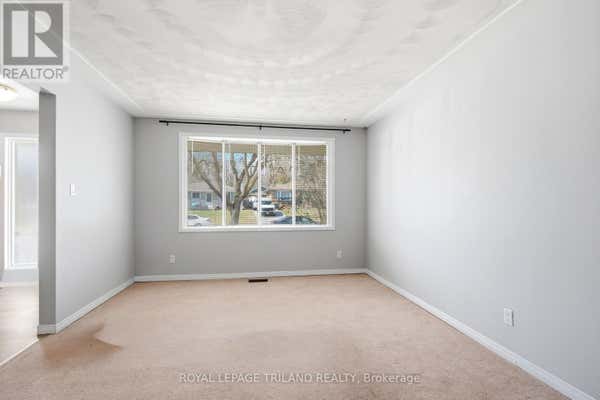 A - 195B CEDARVALE CRESCENT, WATERLOO, ON N2L 4T3 Duplex For Sale ...
