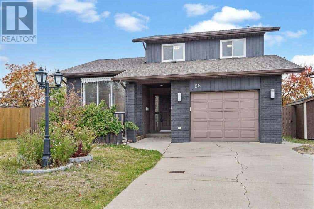 28 Drake Close, Red Deer, AB T4R1Y6 À vendre | RE/MAX | A2174573